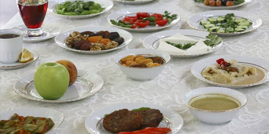 Uzmanlardan salgın sürecinde sağlıklı oruç tutmak için öneriler Uzmanlardan salgın sürecinde sağlıklı oruç tutmak için öneriler